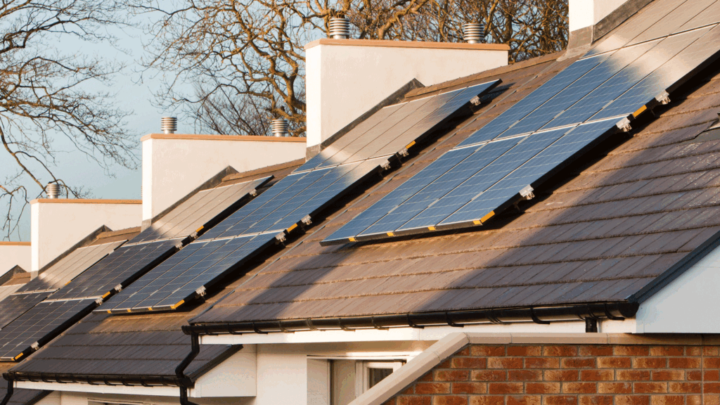 How much do solar panels cost? And are they worth it? | Hugo